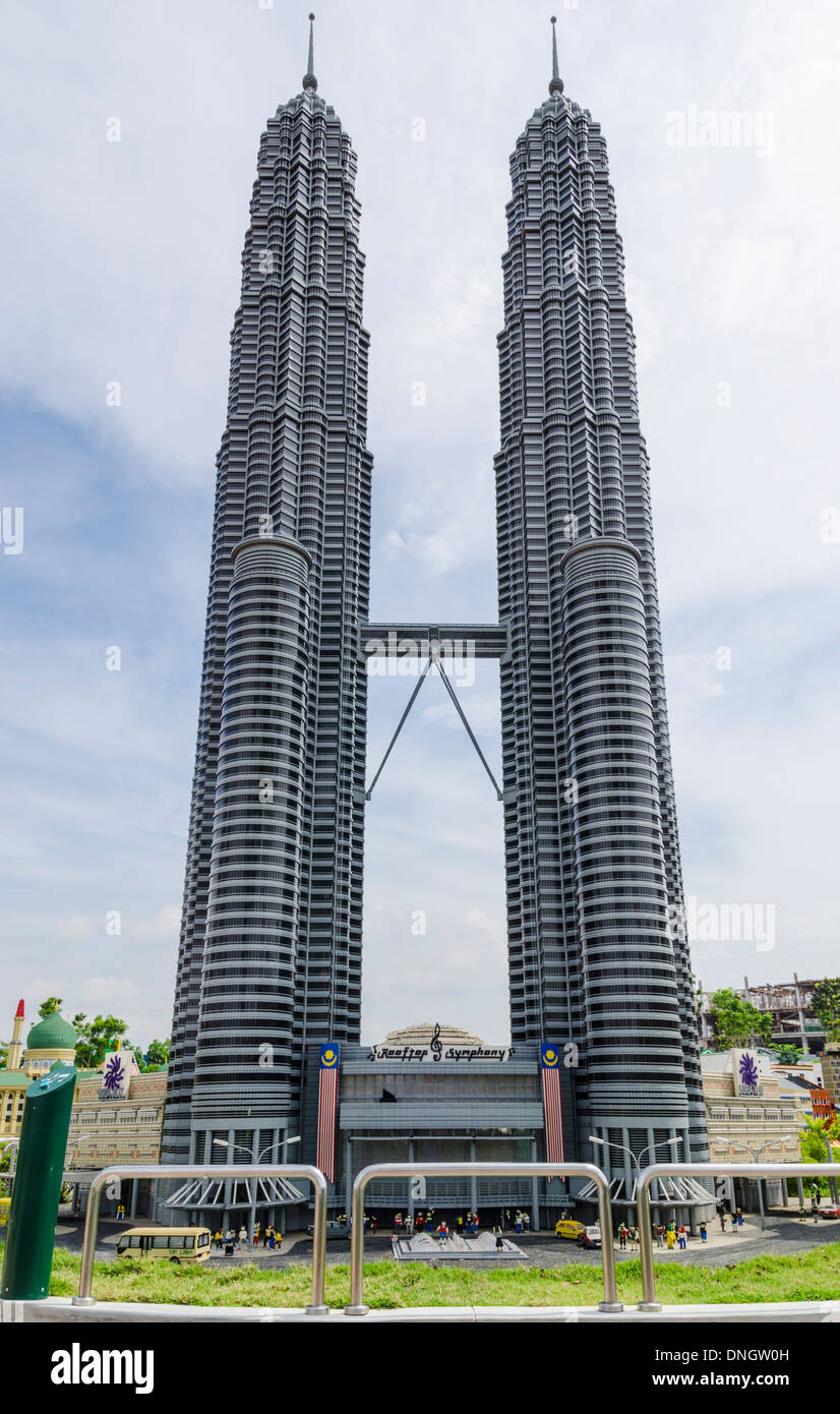 LEGO Petronas Twin Towers bei Legoland Malaysia, Johor, Malaysia ...