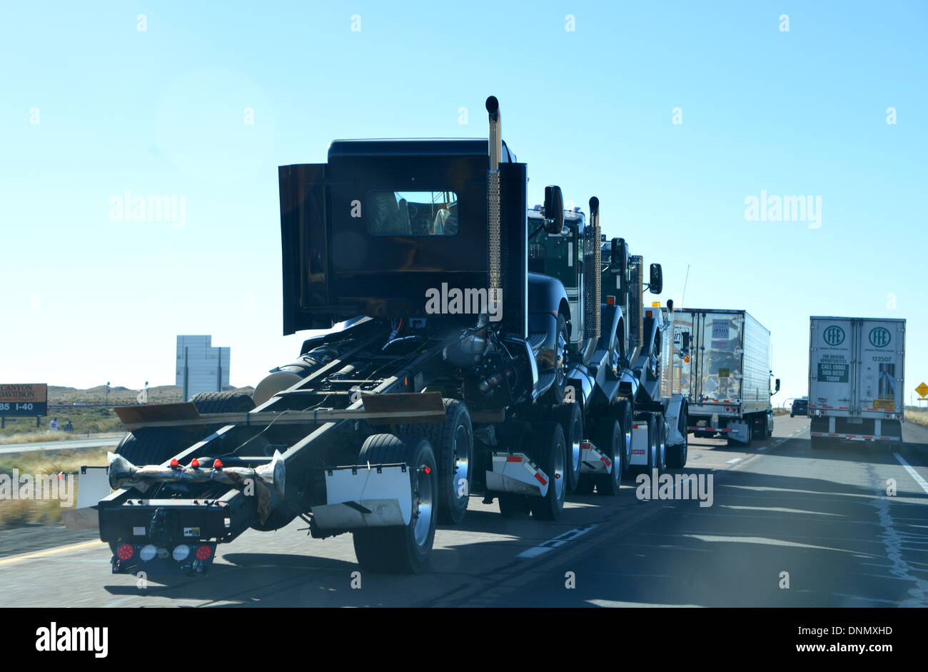 Huckepack transport -Fotos und -Bildmaterial in hoher Auflösung – Alamy