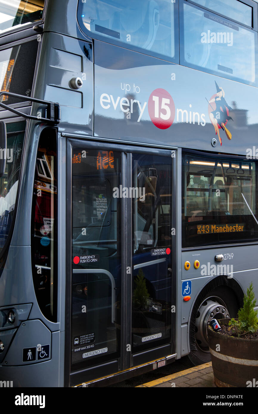 X43 bus -Fotos und -Bildmaterial in hoher Auflösung – Alamy