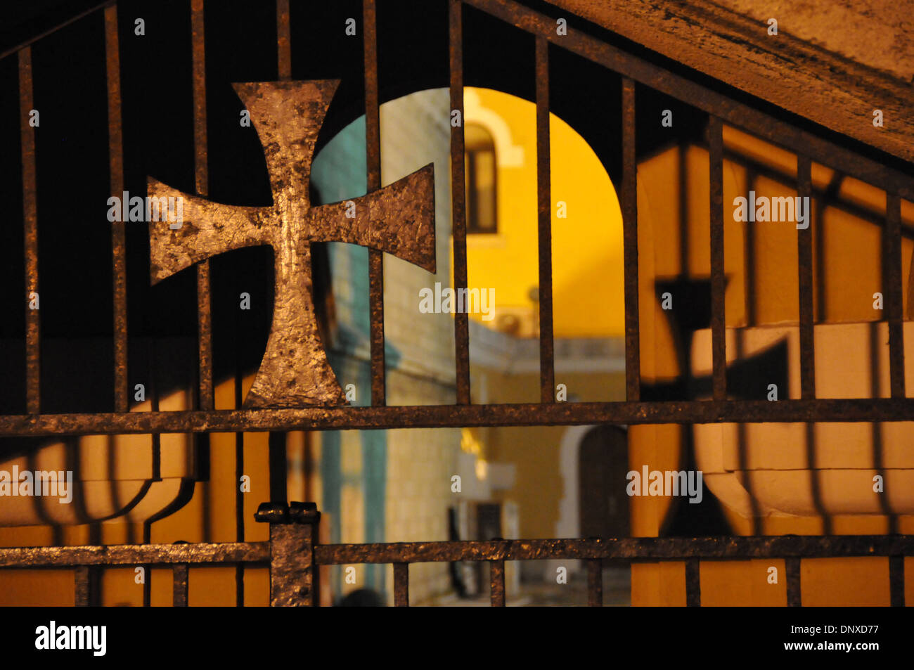 Gothic kreuz -Fotos und -Bildmaterial in hoher Auflösung – Alamy
