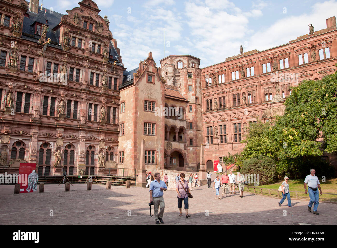 Innenhof des Schloss Heidelberg in Heidelberg, Baden-Württemberg, Deutschland Stockfotografie ...