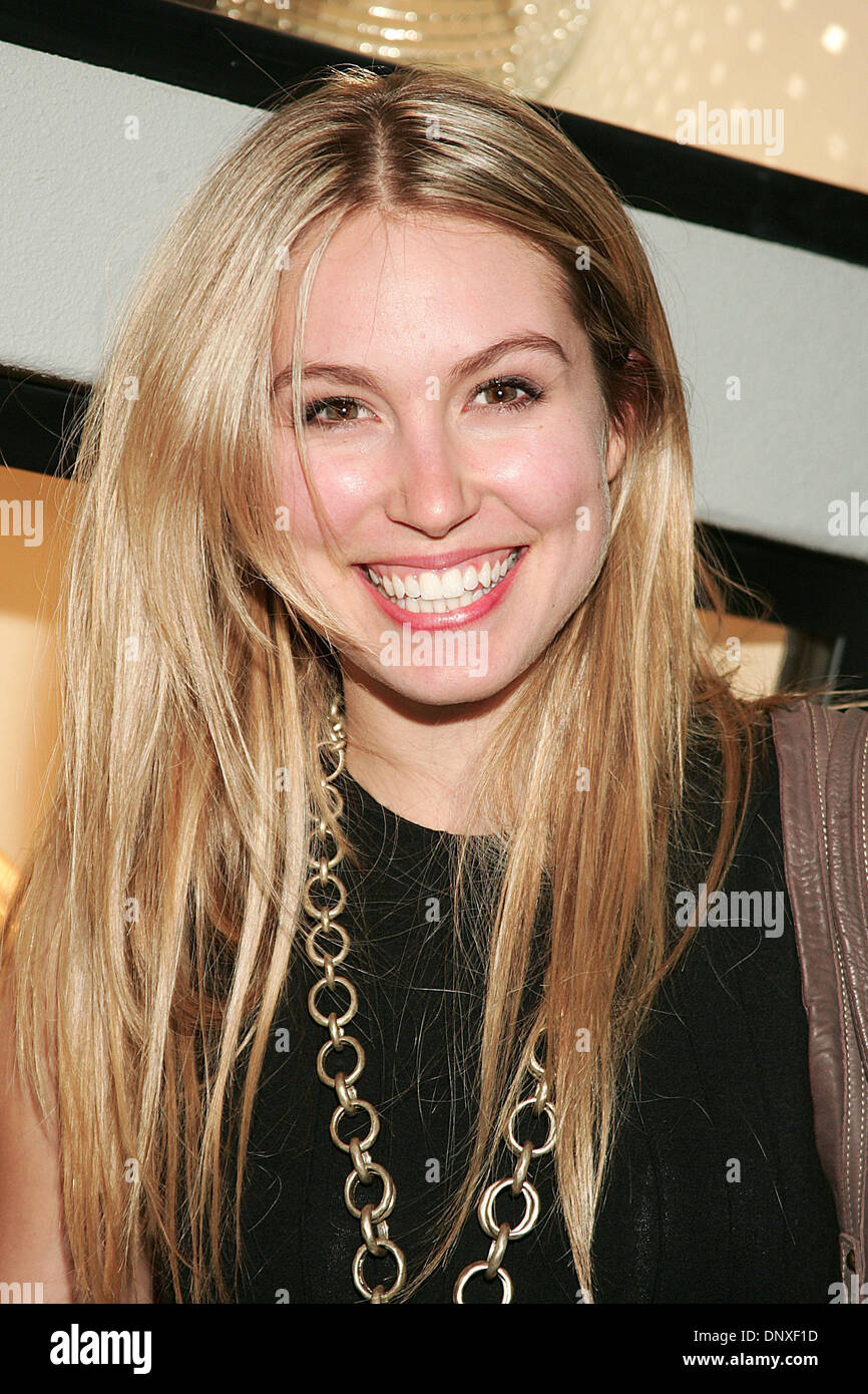 Sarah Carter Actress Stockfotos und -bilder Kaufen - Alamy