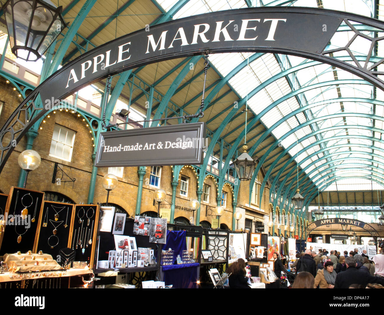 Covent garden apple market london -Fotos und -Bildmaterial in hoher ...