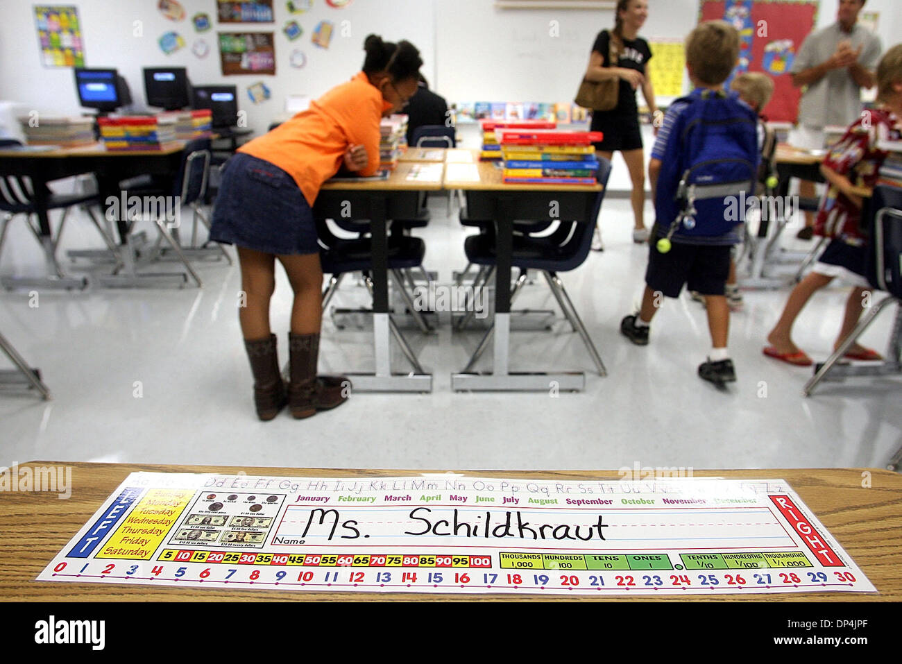 First grade students during school -Fotos und -Bildmaterial in hoher ...