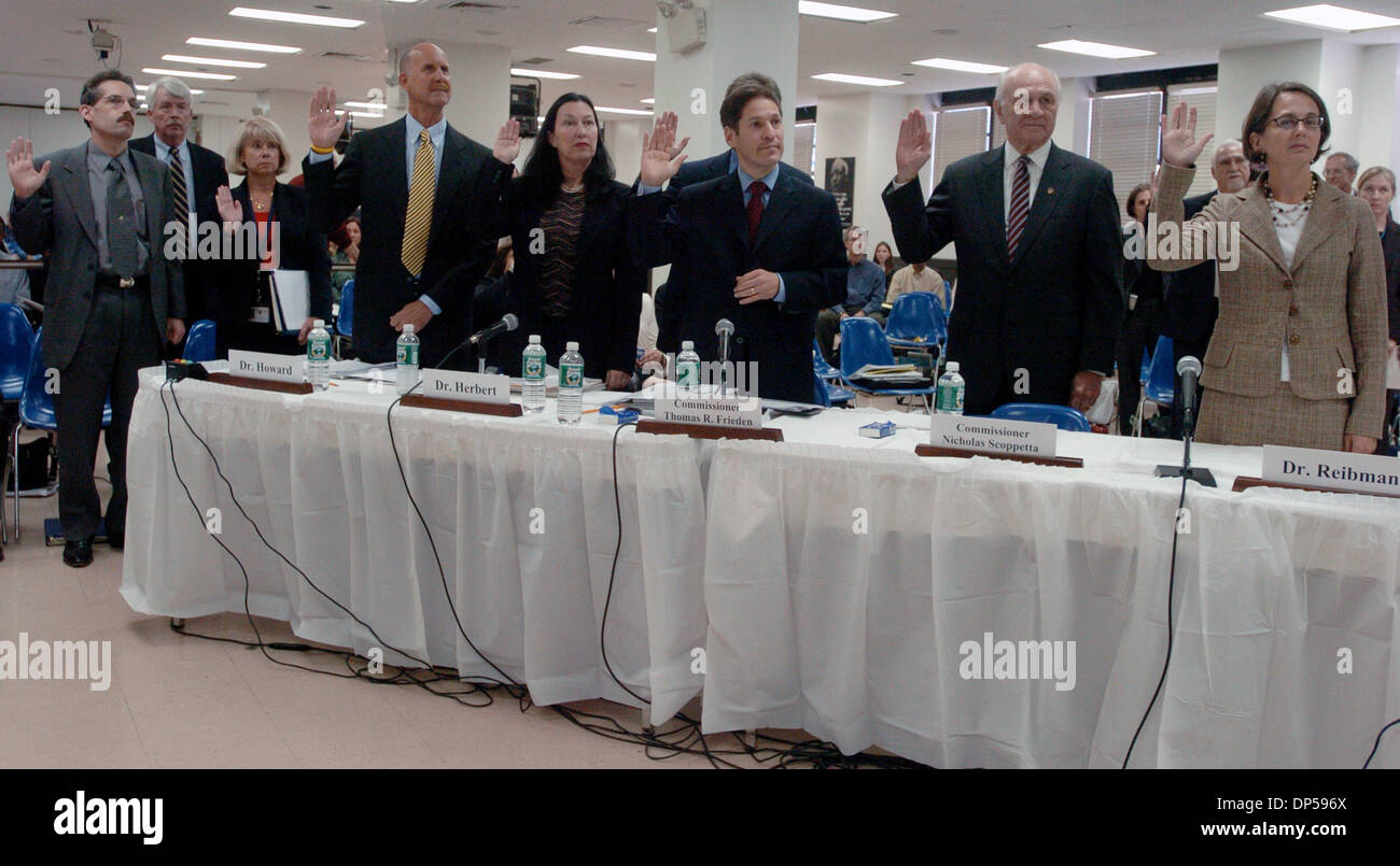 Sep 08, 2006; Manhattan, NY, USA; (3. von L bis R) Dr. JOHN HOWARD, Dr ...