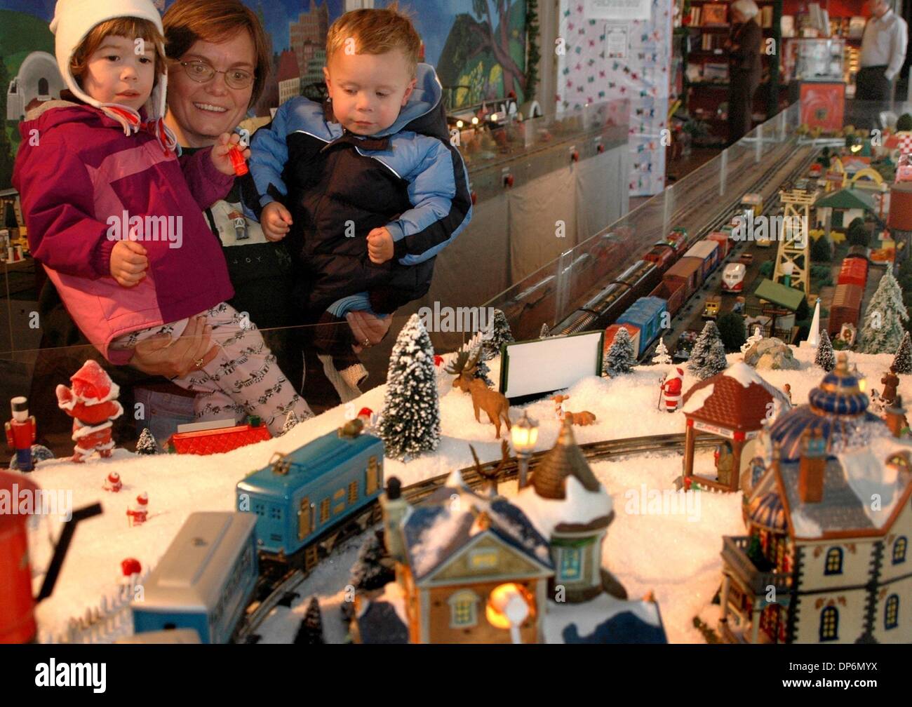 11. Dezember 2005 - Covington, Kentucky, USA - JENNIFER MOSER und ihre ...