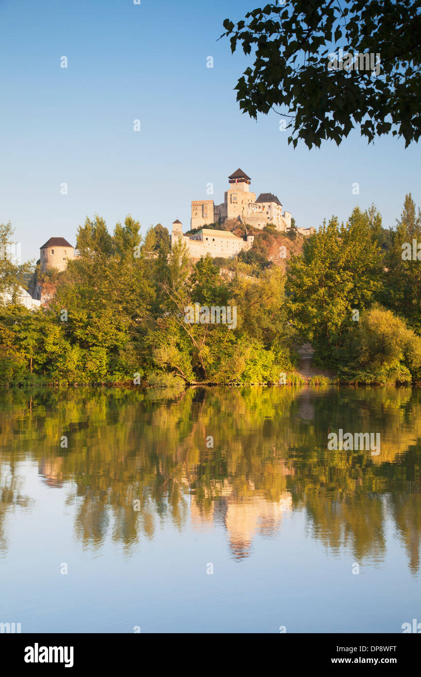 Trencin castle -Fotos und -Bildmaterial in hoher Auflösung – Alamy