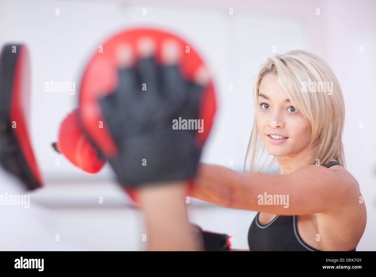 Boxen fitness -Fotos und -Bildmaterial in hoher Auflösung – Alamy