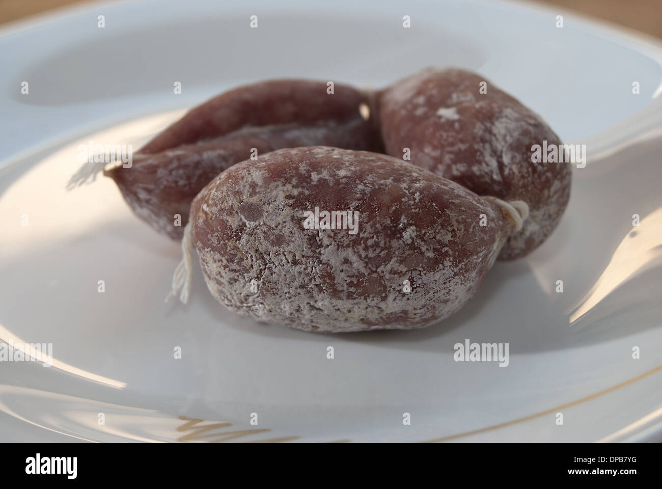 Wildschwein wurst wurst salami -Fotos und -Bildmaterial in hoher ...