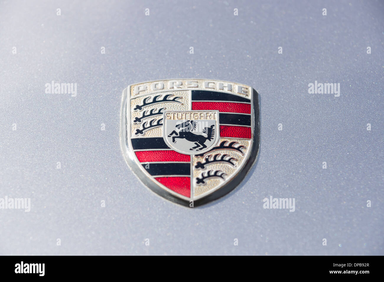 Porsche emblem -Fotos und -Bildmaterial in hoher Auflösung – Alamy