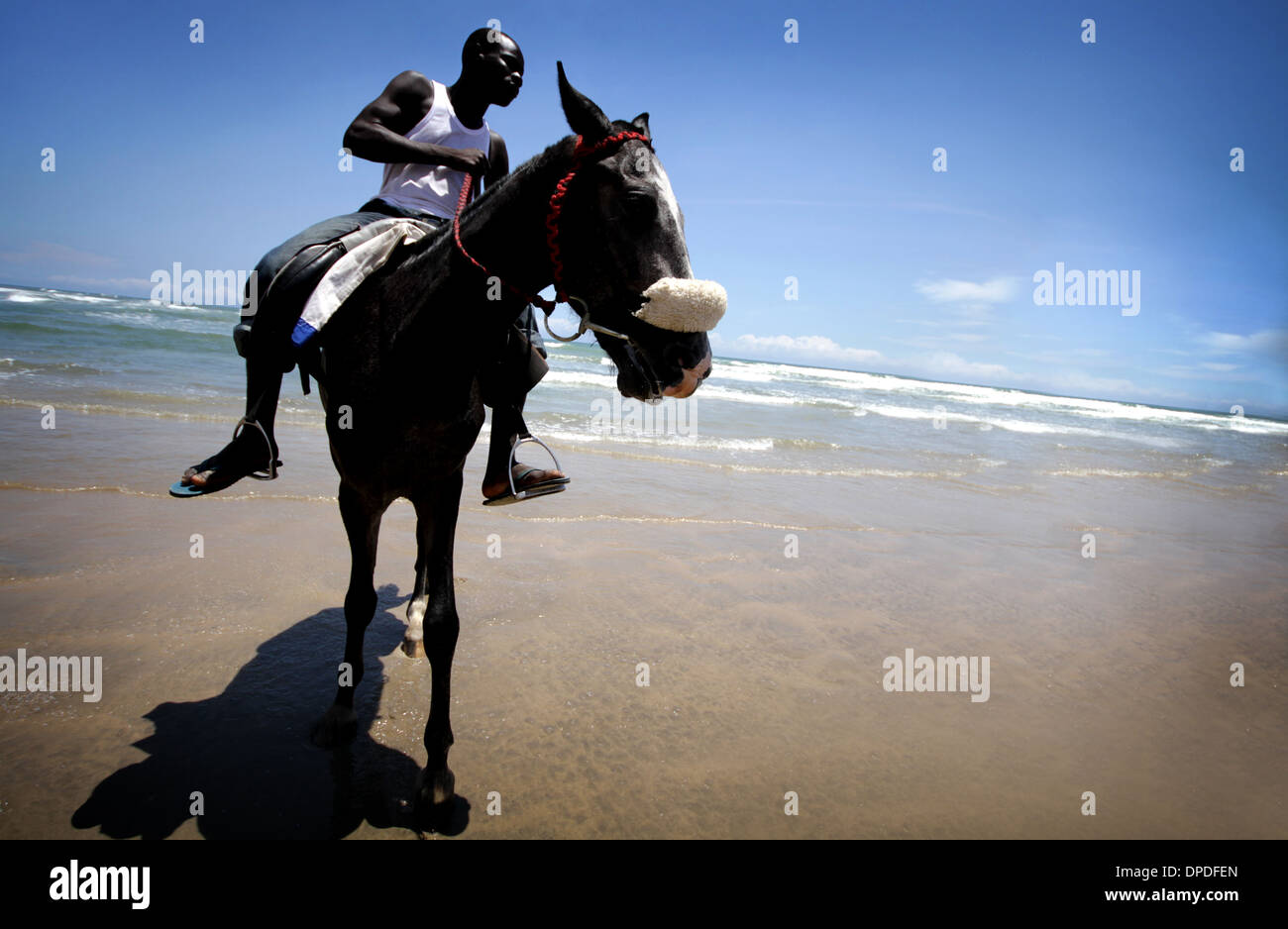 Strand reiten -Fotos und -Bildmaterial in hoher Auflösung – Alamy