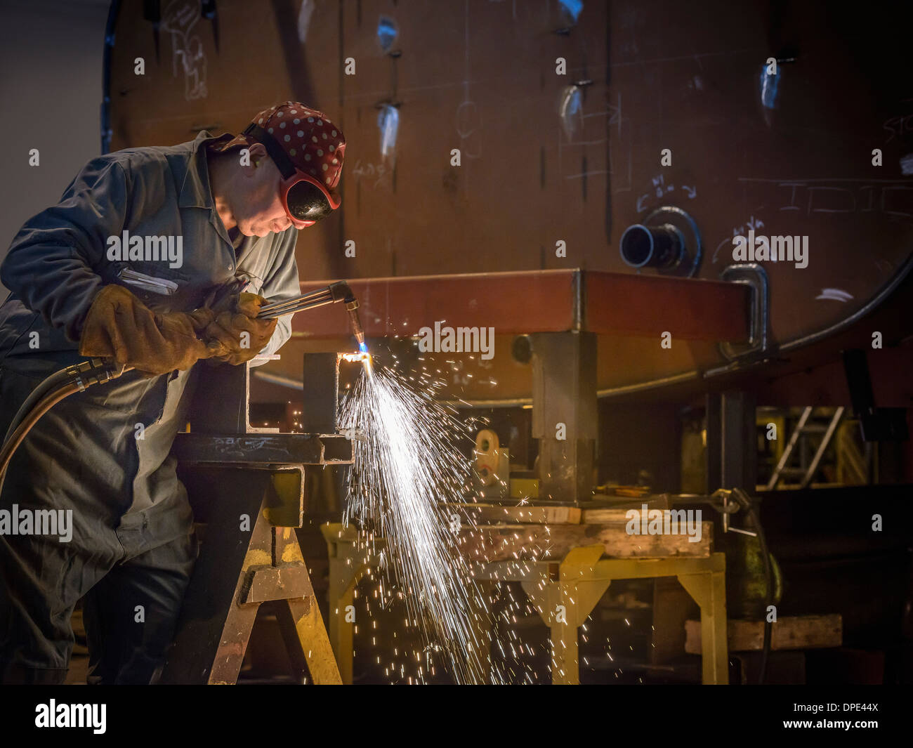 Cut steel -Fotos und -Bildmaterial in hoher Auflösung – Alamy