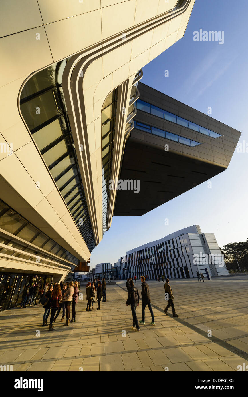 WU Campus Wien, der Wirtschaftsuniversität Wien und Business, LC ...