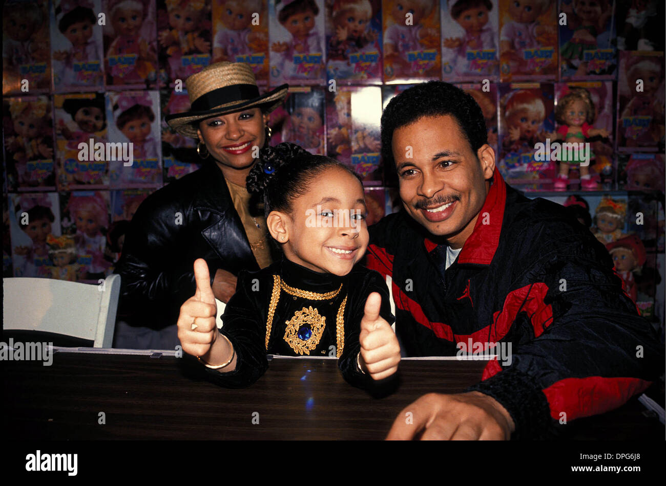 Raven Symone Y Su Madre Raven Symone Miranda Maday Foto De Stock De