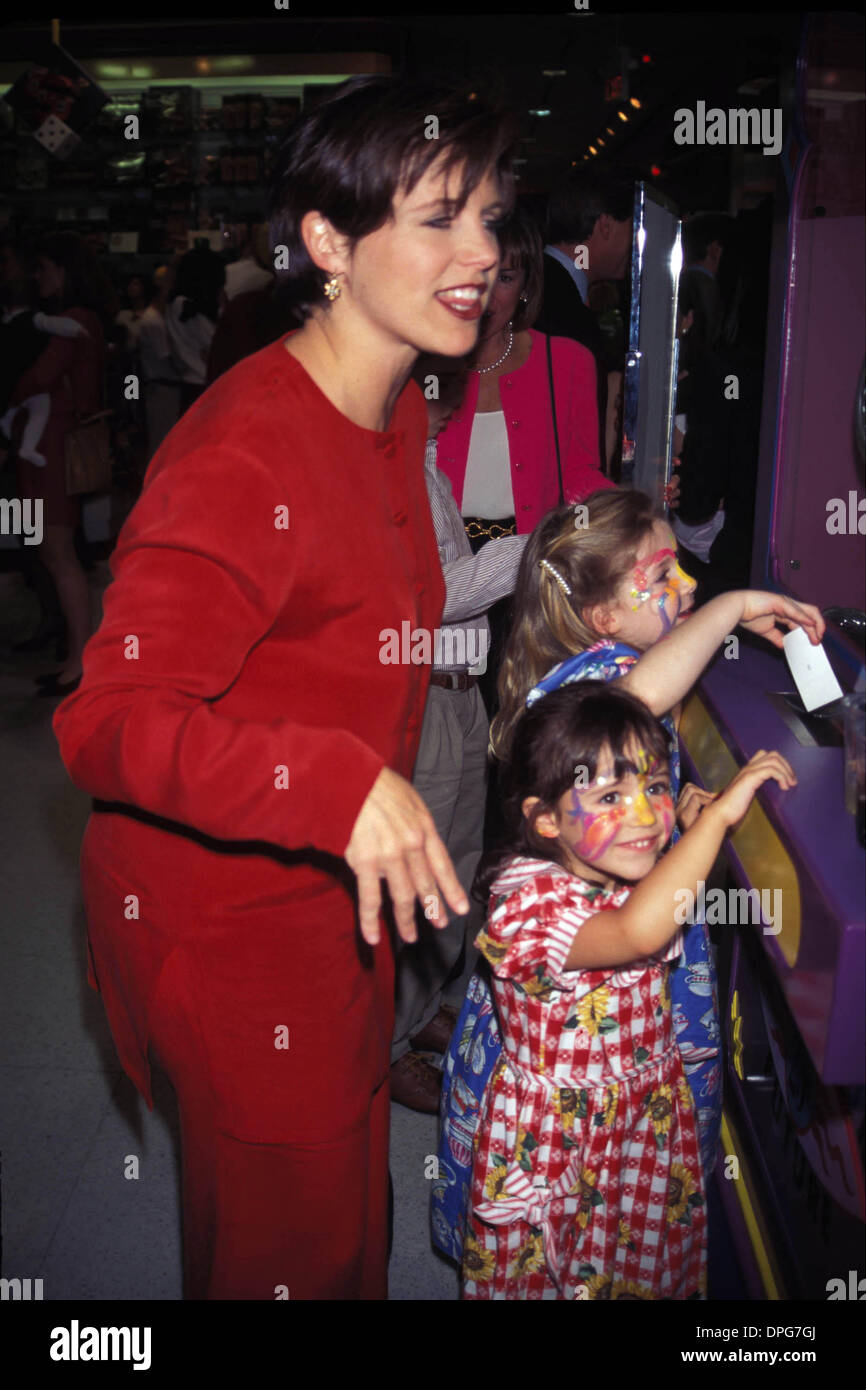 6. April 2006 - 03-19-1996.KATIE-COURIC und Tochter ELLIE-New York, New ...