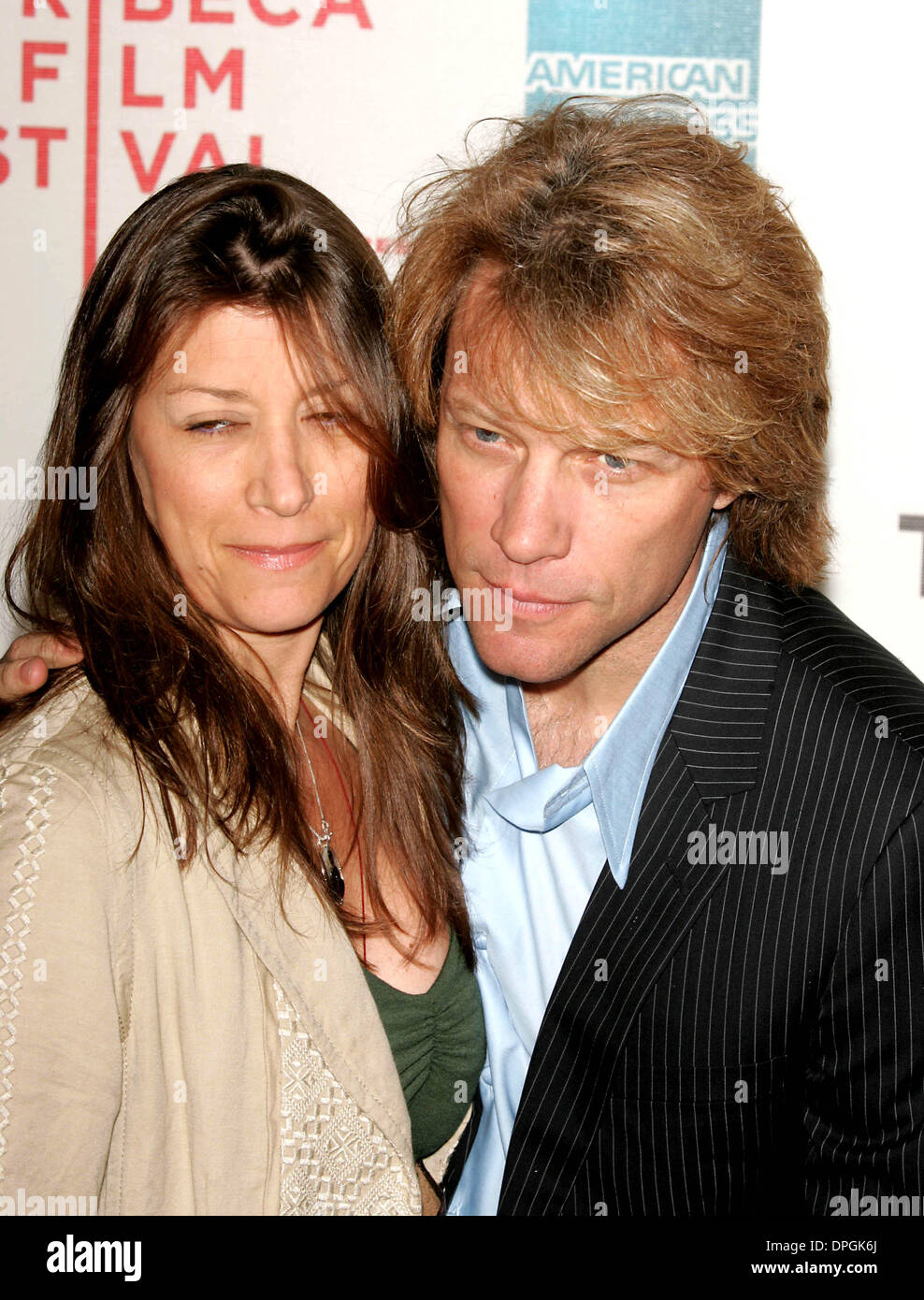 Jon bon jovi und frau -Fotos und -Bildmaterial in hoher Auflösung ...