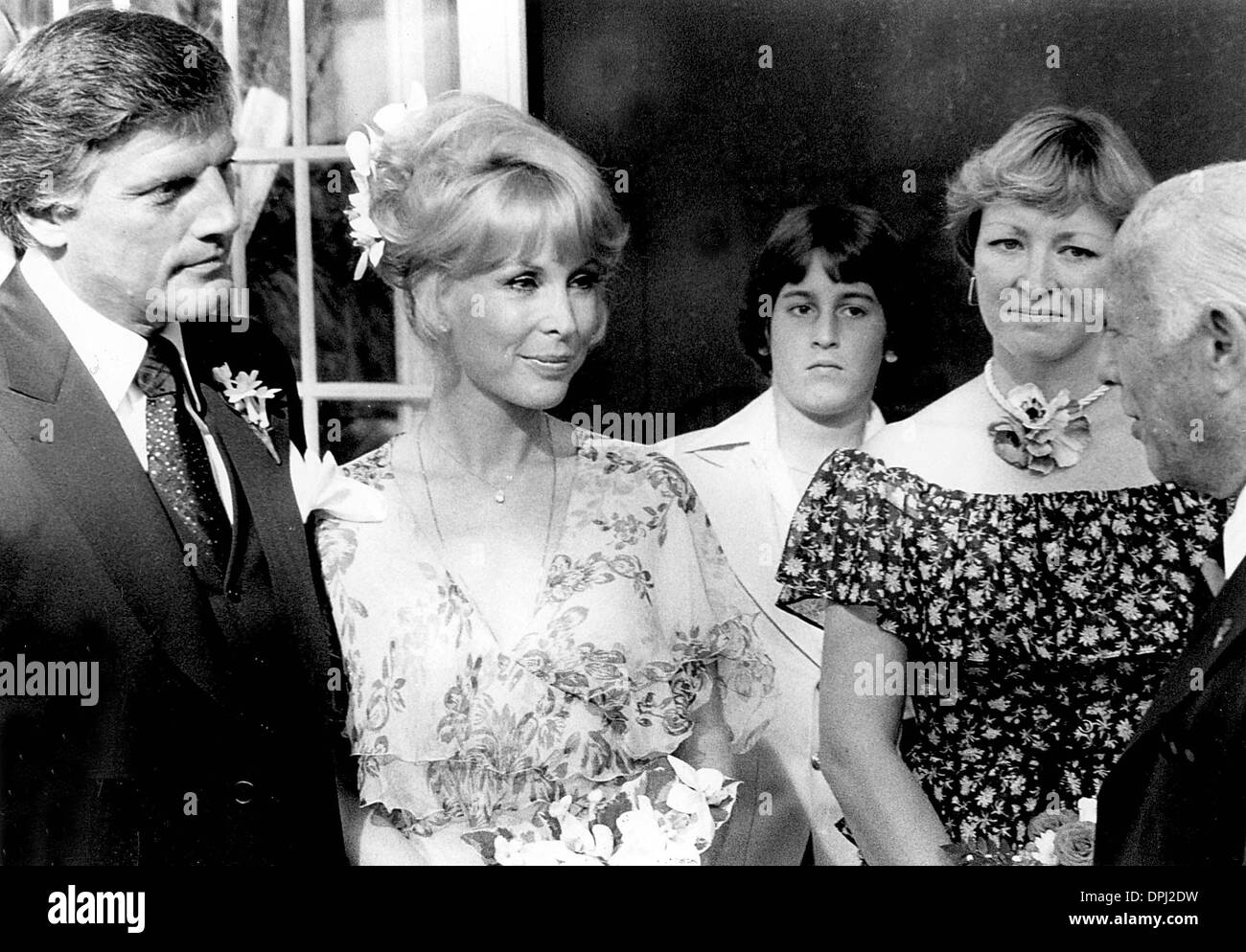 Barbara eden barbara eden barbara Schwarzweiß-Stockfotos und -bilder ...