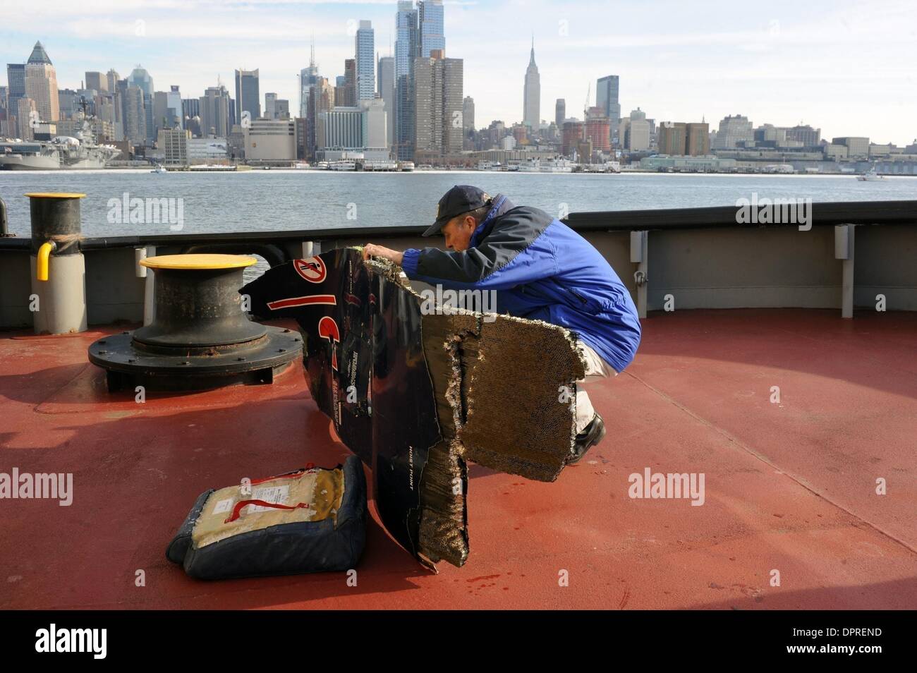 21. Januar 2009 untersucht - Manhattan, New York, USA - NTSB Ermittler ...