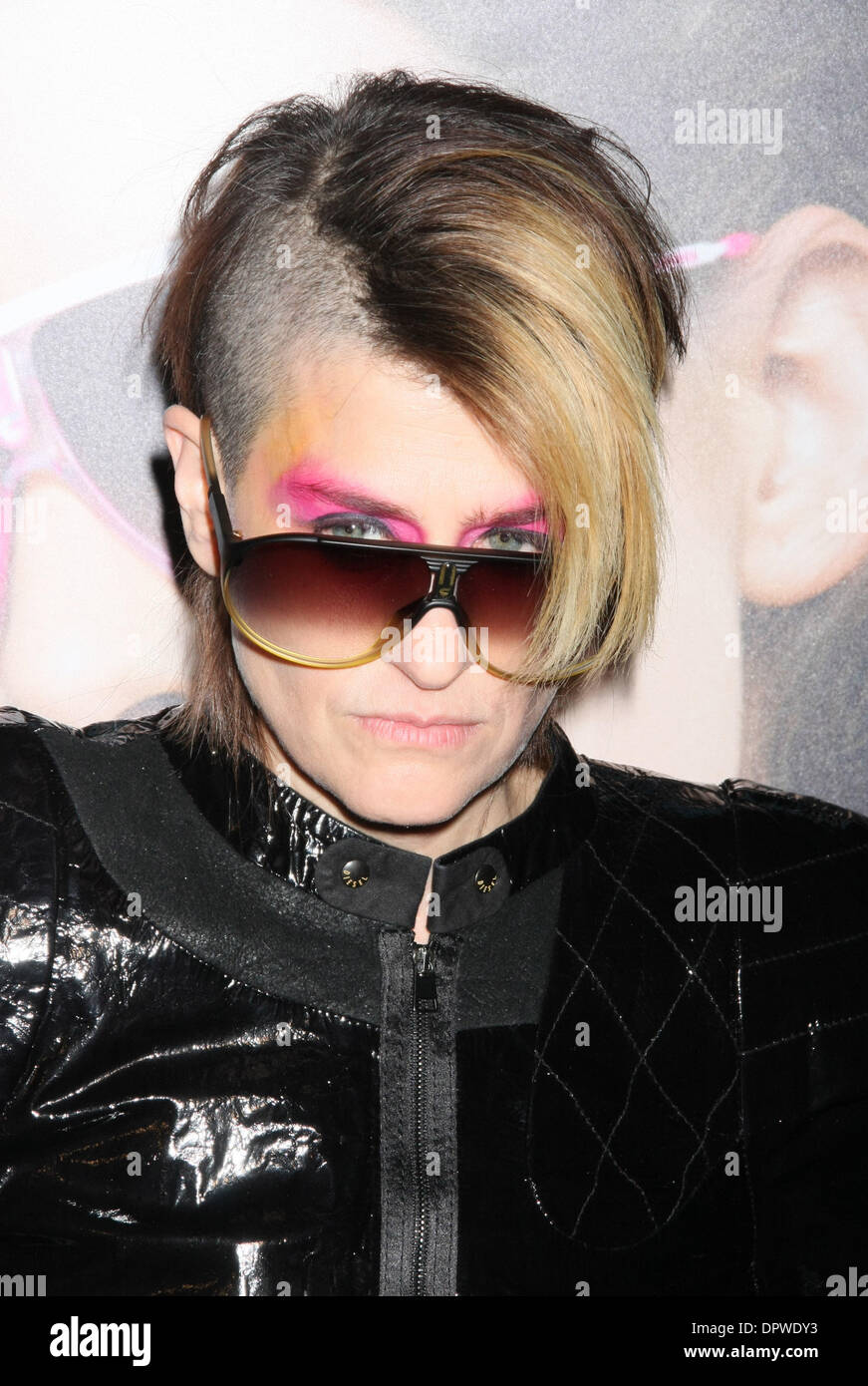 Peaches Singer Stockfotos und -bilder Kaufen - Alamy