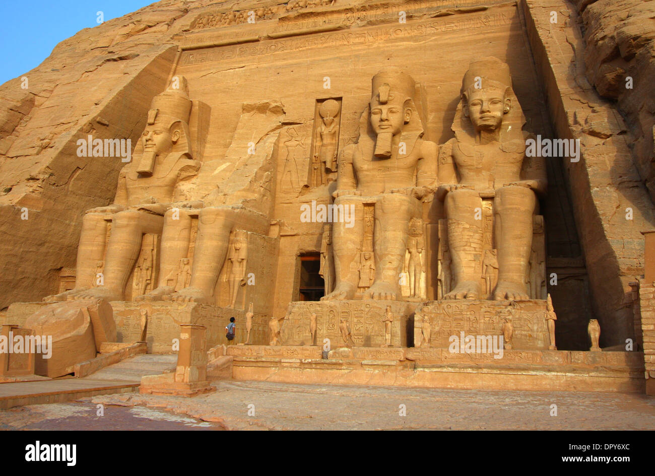 Steintempel in abu simbel -Fotos und -Bildmaterial in hoher Auflösung ...