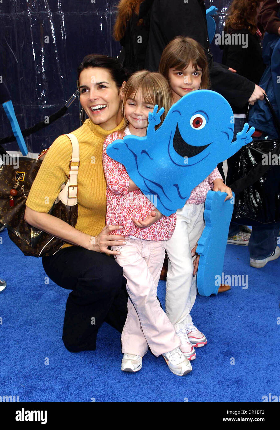 Angie harmon und kinder -Fotos und -Bildmaterial in hoher Auflösung – Alamy