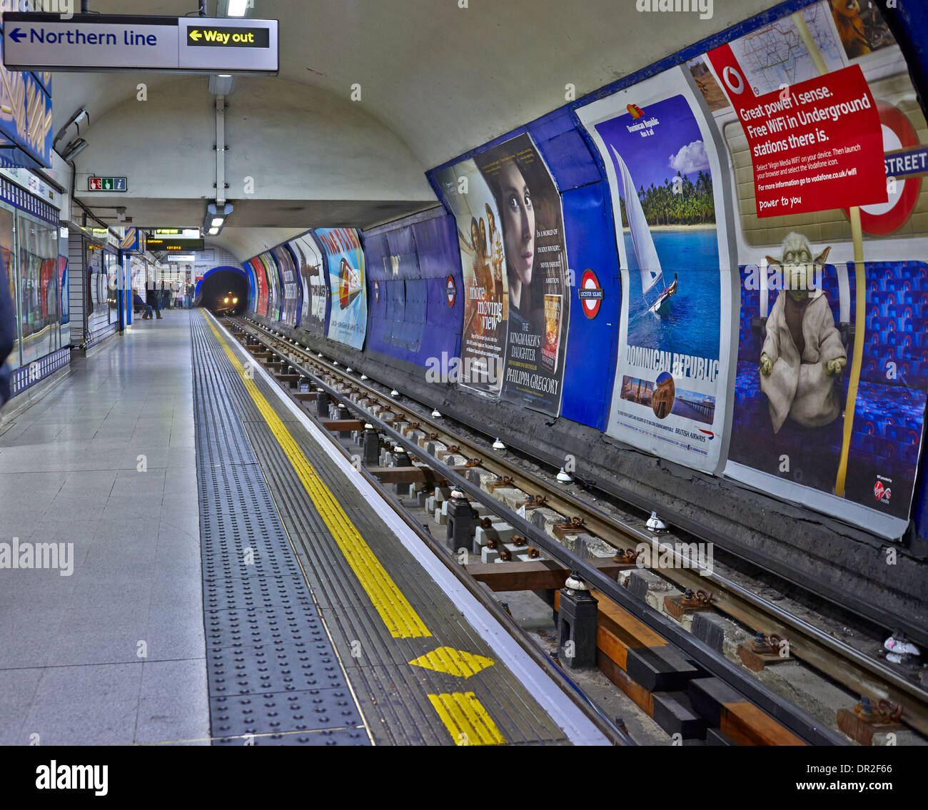 Die London Underground (auch bekannt als das Rohr oder einfach die U ...