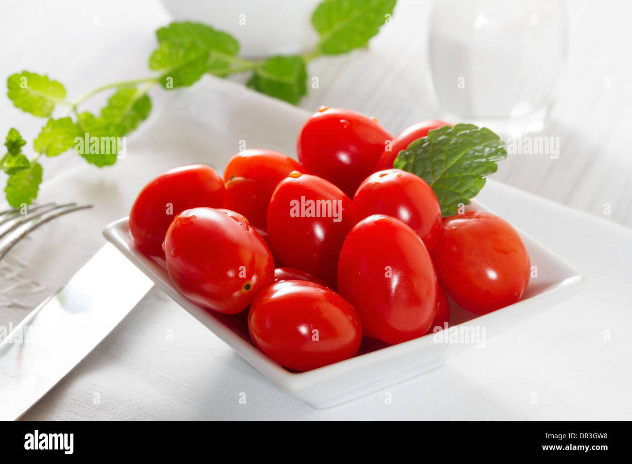Mini kirschtomate -Fotos und -Bildmaterial in hoher Auflösung – Alamy
