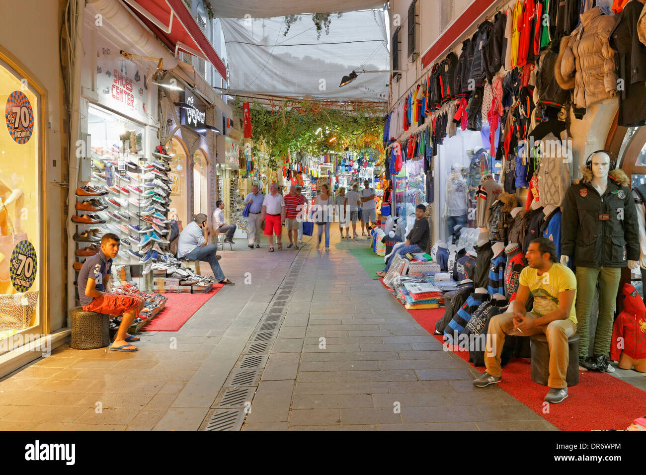 Bodrum einkaufen -Fotos und -Bildmaterial in hoher Auflösung – Alamy