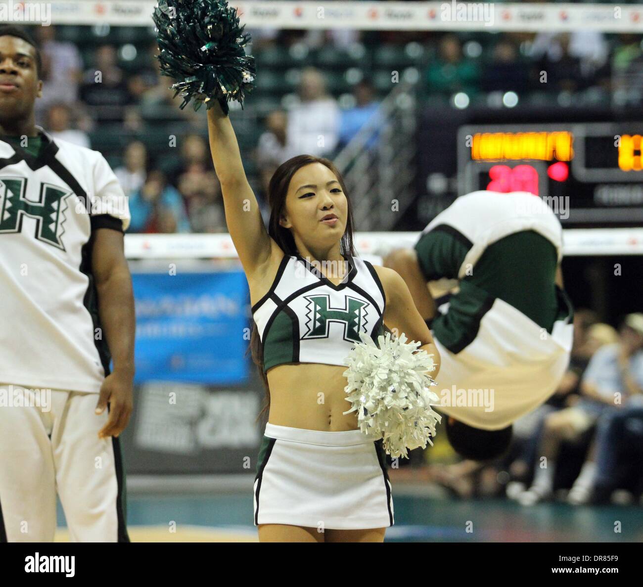 Cheerleaders during beach volleyball -Fotos und -Bildmaterial in hoher ...
