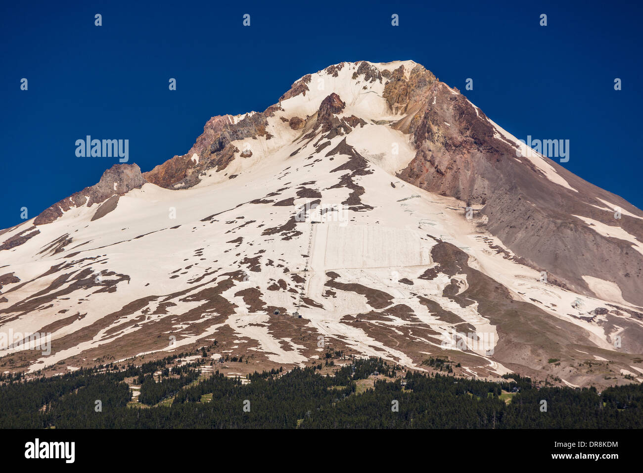 Motorhaube kaskaden montieren -Fotos und -Bildmaterial in hoher ...