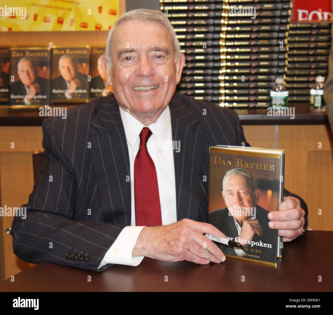 Former cbs news anchor dan -Fotos und -Bildmaterial in hoher Auflösung ...
