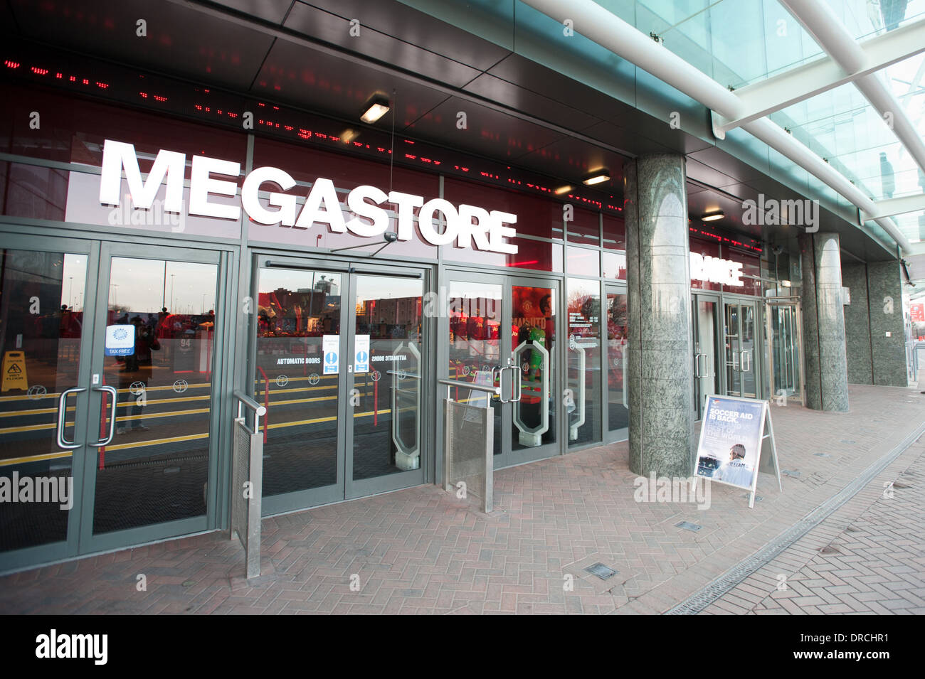 Alter trafford megastore -Fotos und -Bildmaterial in hoher Auflösung ...