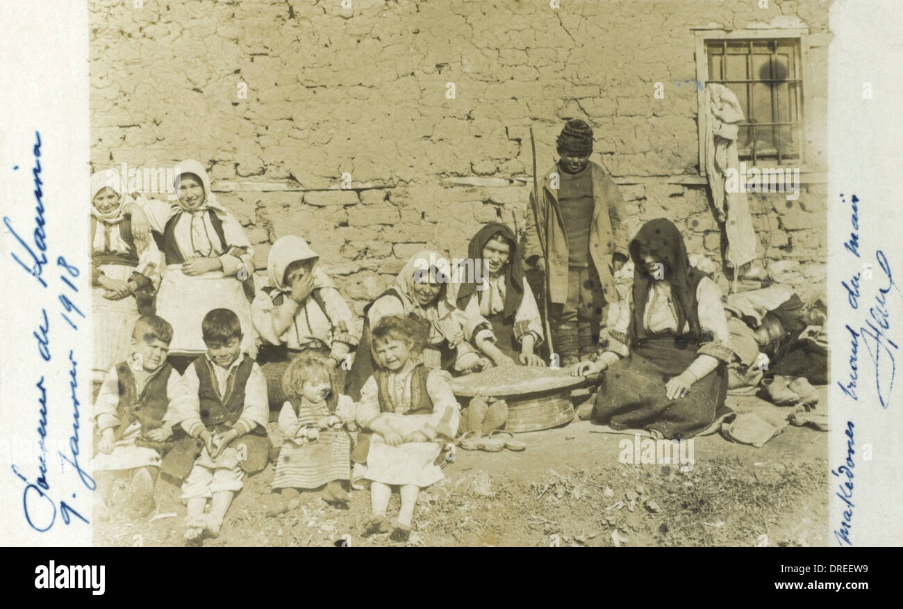 Zigeuner, die essen zubereiten -Fotos und -Bildmaterial in hoher ...