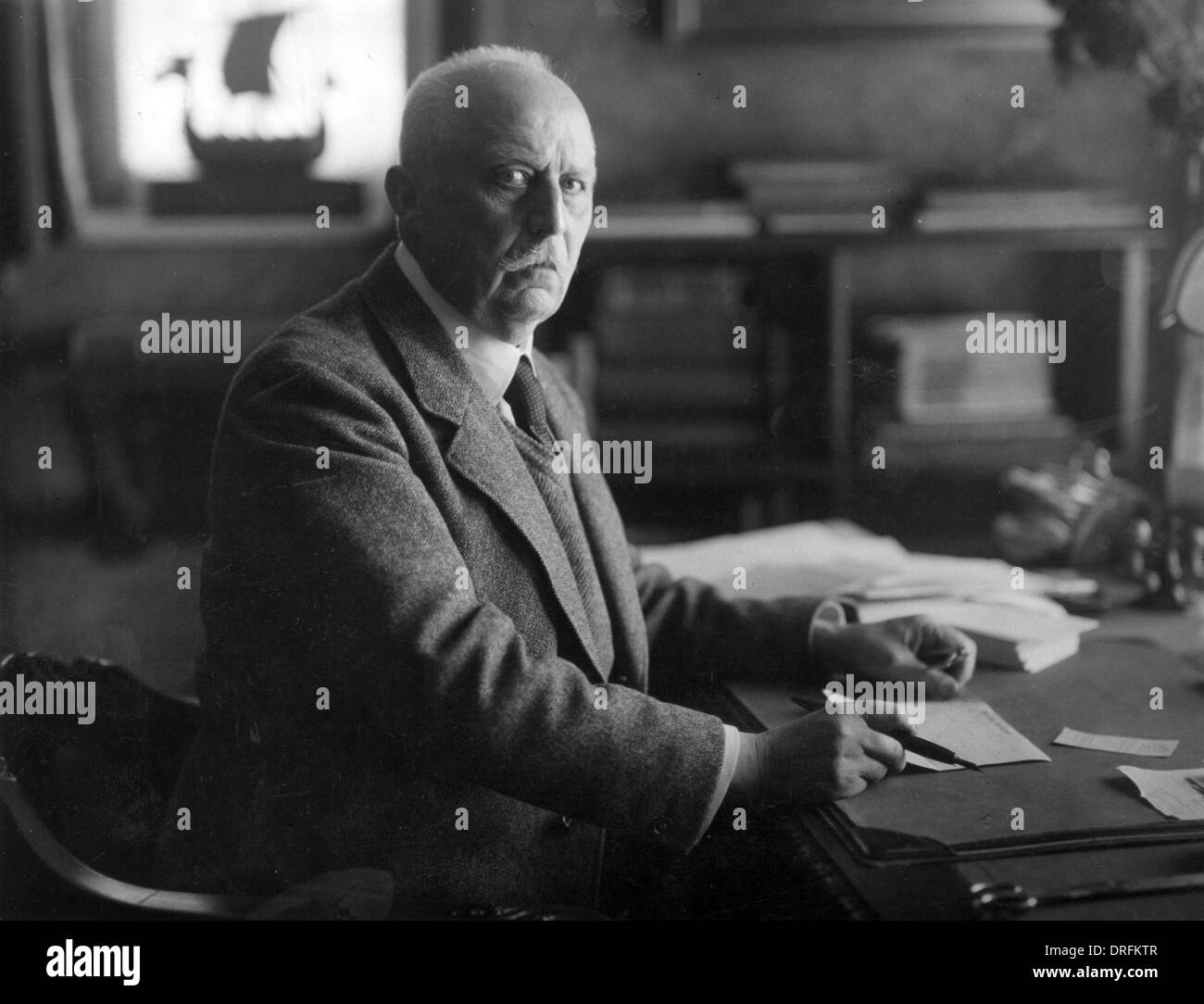 General erich ludendorff -Fotos und -Bildmaterial in hoher Auflösung ...