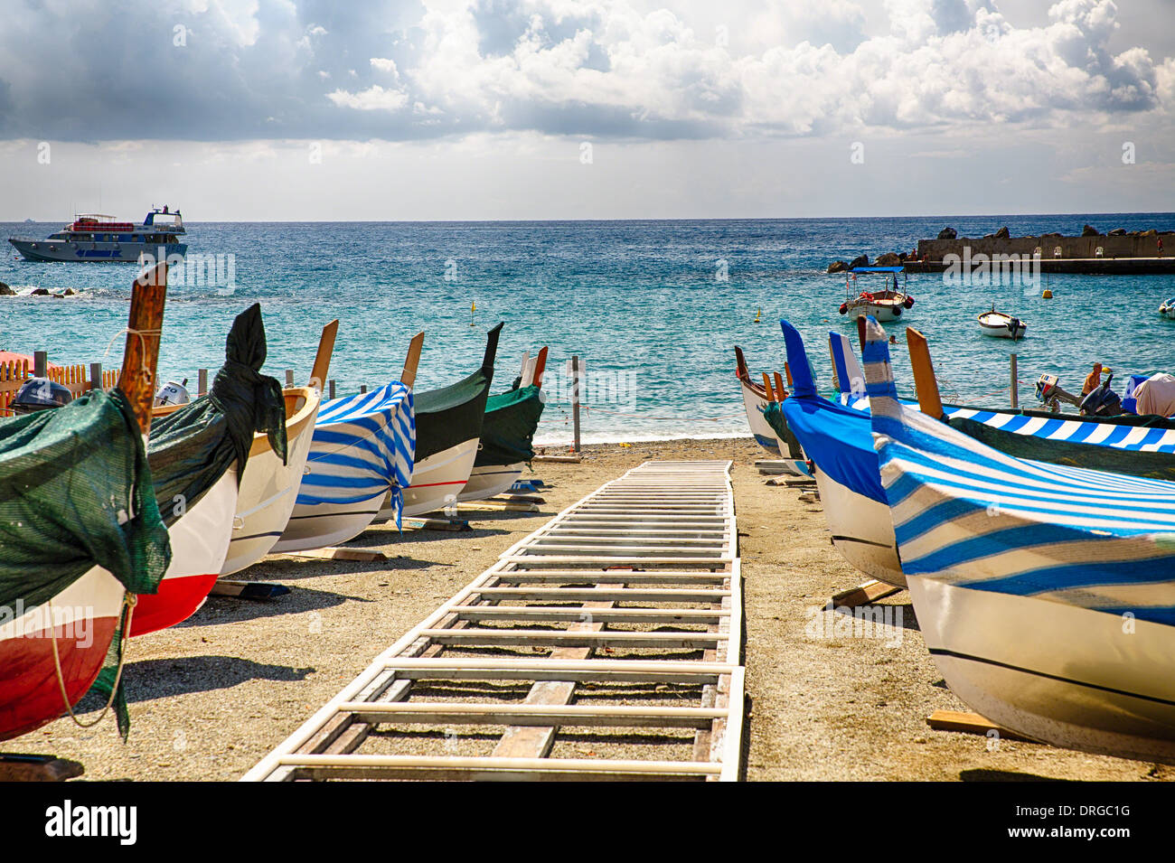 Ligurien strand boote -Fotos und -Bildmaterial in hoher Auflösung – Alamy