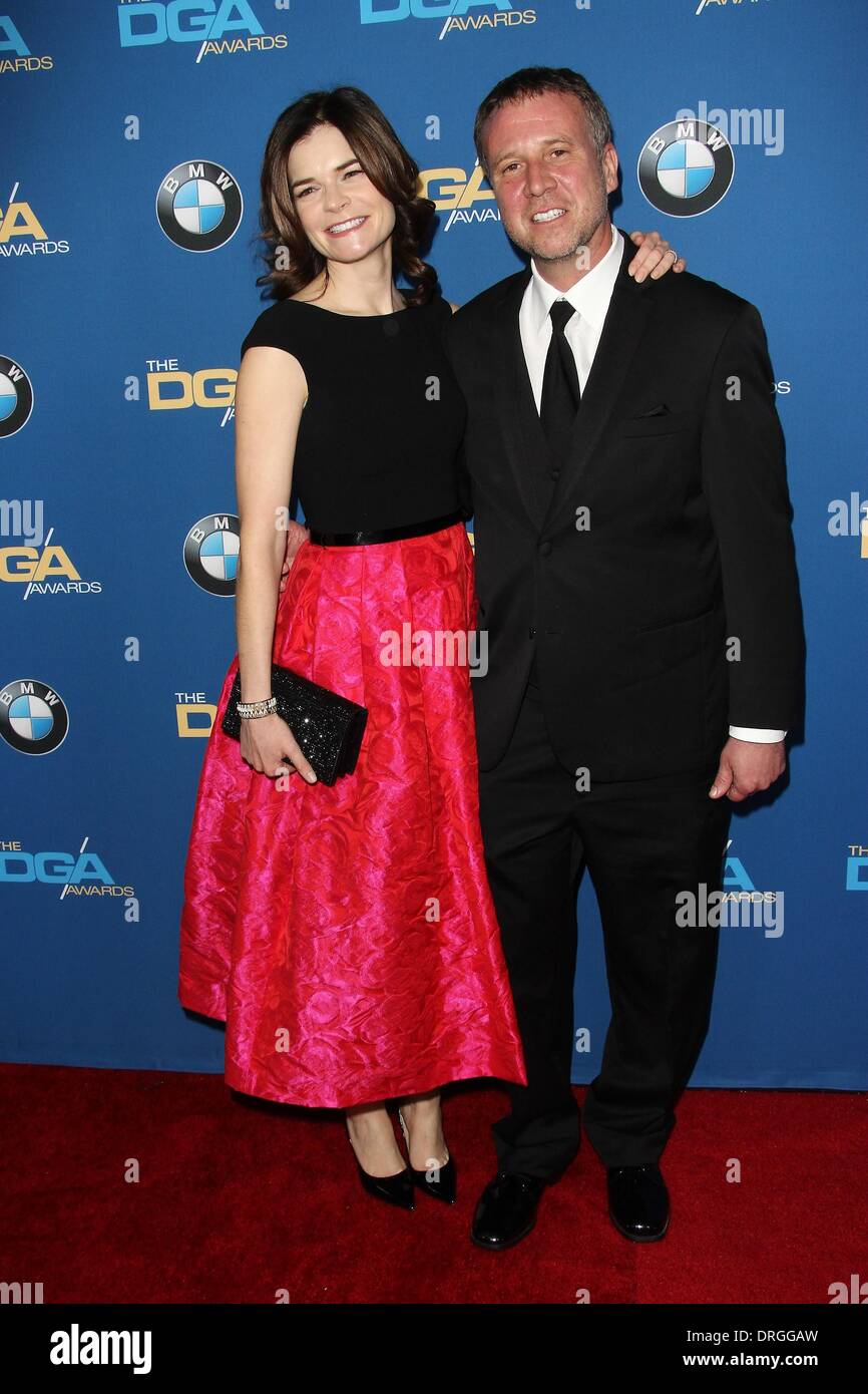 Betsy brandt and grady olsen -Fotos und -Bildmaterial in hoher ...