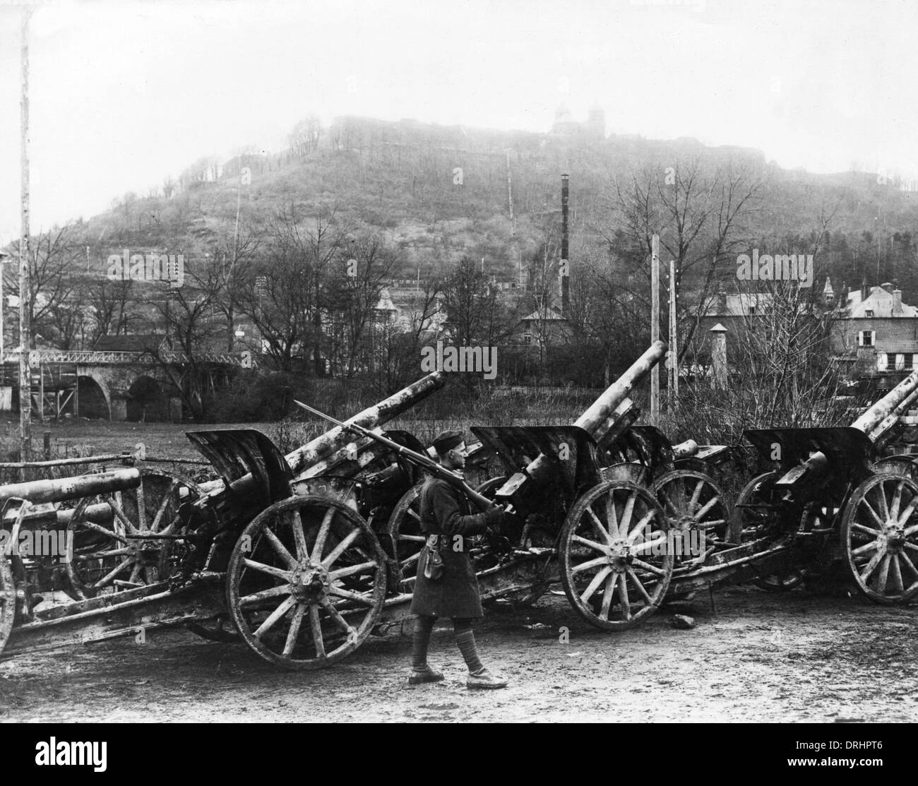Waffen bewachen -Fotos und -Bildmaterial in hoher Auflösung – Alamy