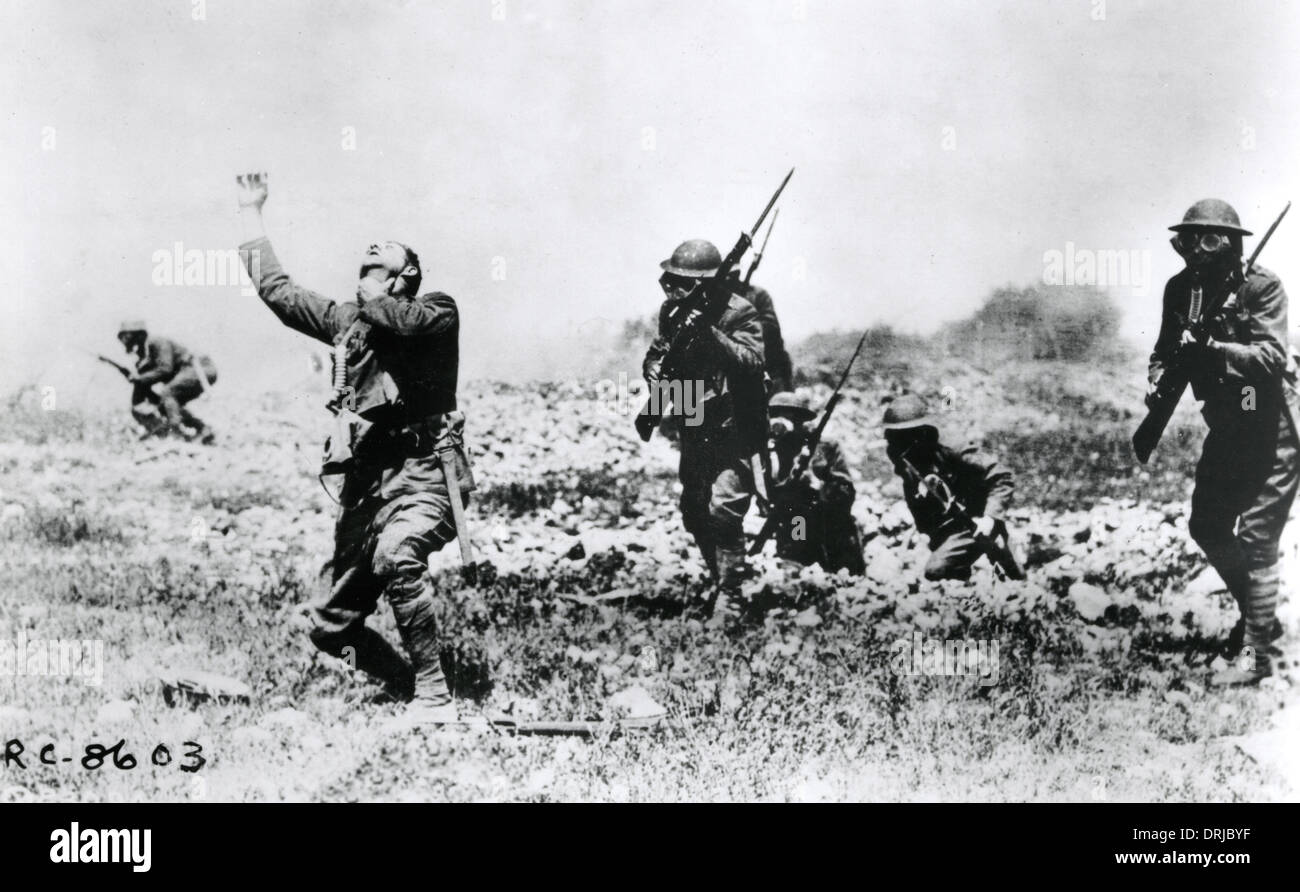 Soldiers Gas Masks Stockfotos & Soldiers Gas Masks Bilder - Alamy