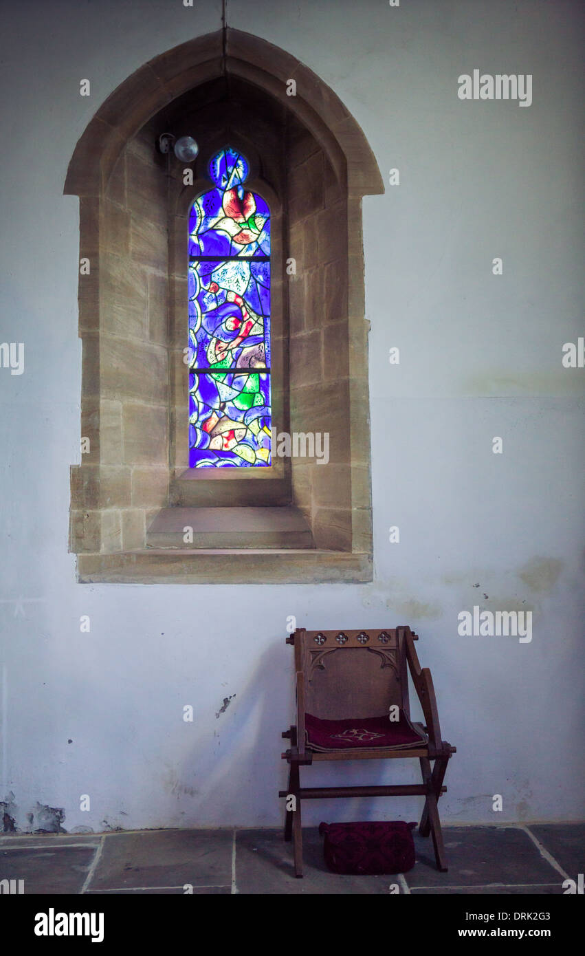 Marc Chagall Glasfenster in All Saints Church, Tudeley, Kent, England ...