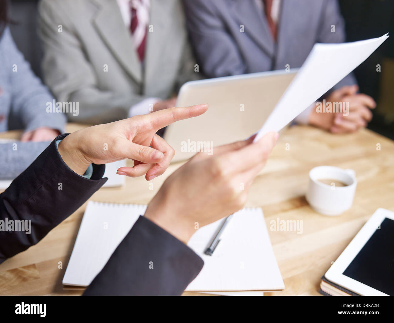 Menschen verwaltung -Fotos und -Bildmaterial in hoher Auflösung – Alamy