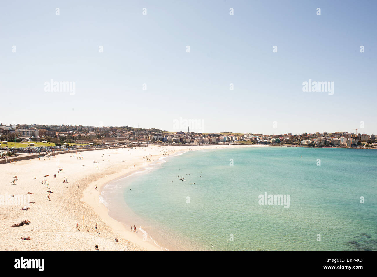 Bondi beach in sydney -Fotos und -Bildmaterial in hoher Auflösung ...