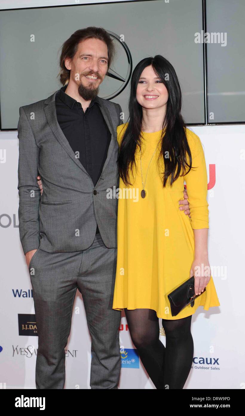 Anna Fischer und Freund Leonard Andrae kommt bei 49Die Goldene Kamera ...