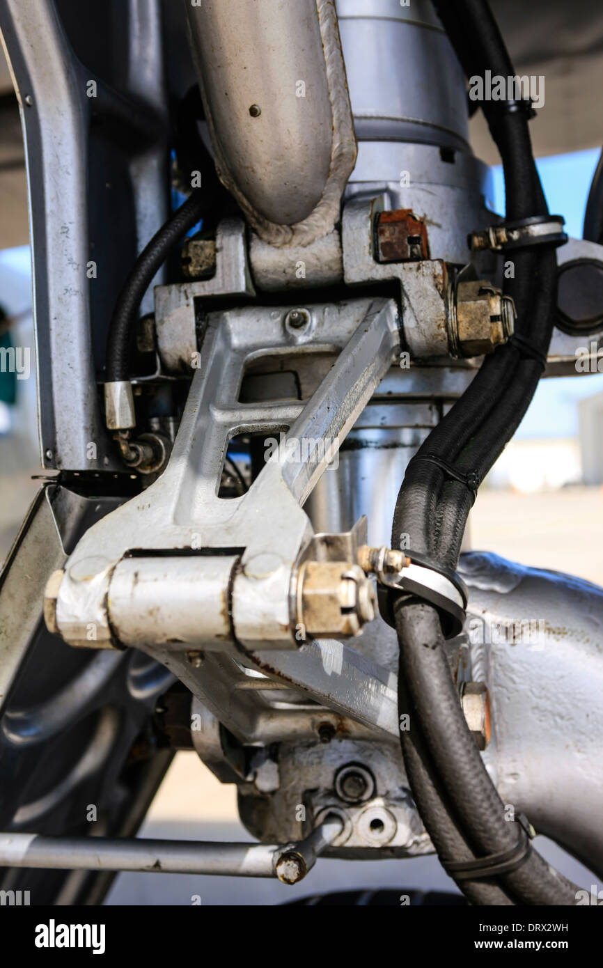 Aircraft undercarriage -Fotos und -Bildmaterial in hoher Auflösung – Alamy