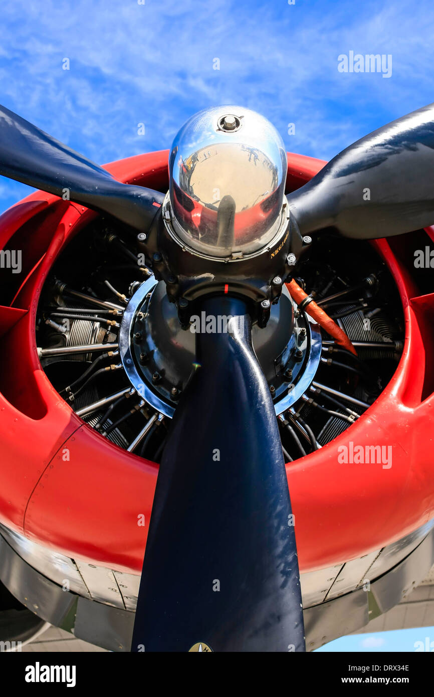 Die Propeller und Pratt & Whitney R-1830-Engine von WW2 B24 Liberator ...