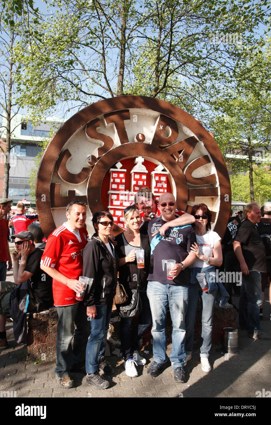 Fc st. pauli fans -Fotos und -Bildmaterial in hoher Auflösung - Seite 2 ...