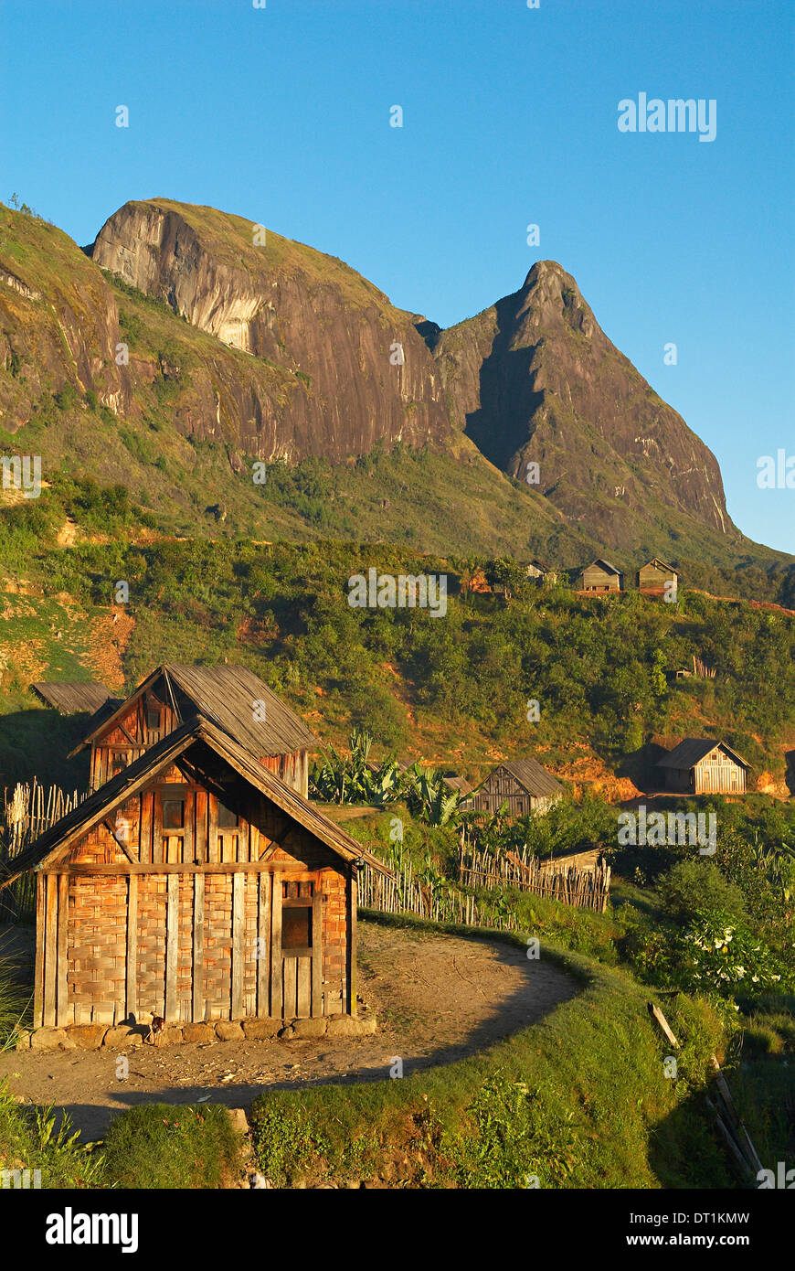 Ein zafimaniry dorf -Fotos und -Bildmaterial in hoher Auflösung – Alamy