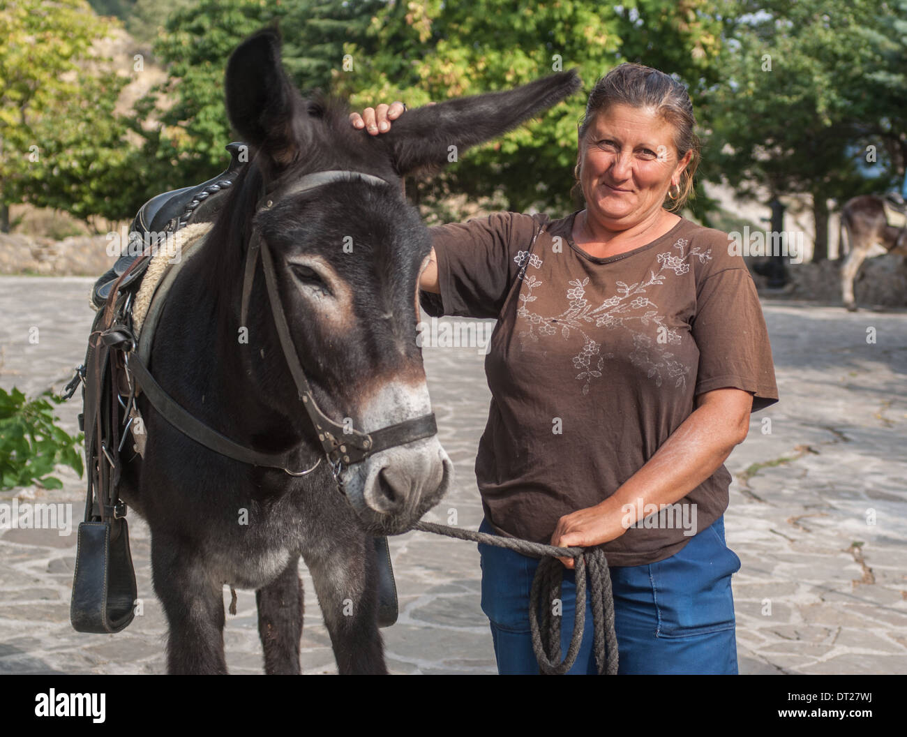 Frau mit esel -Fotos und -Bildmaterial in hoher Auflösung – Alamy