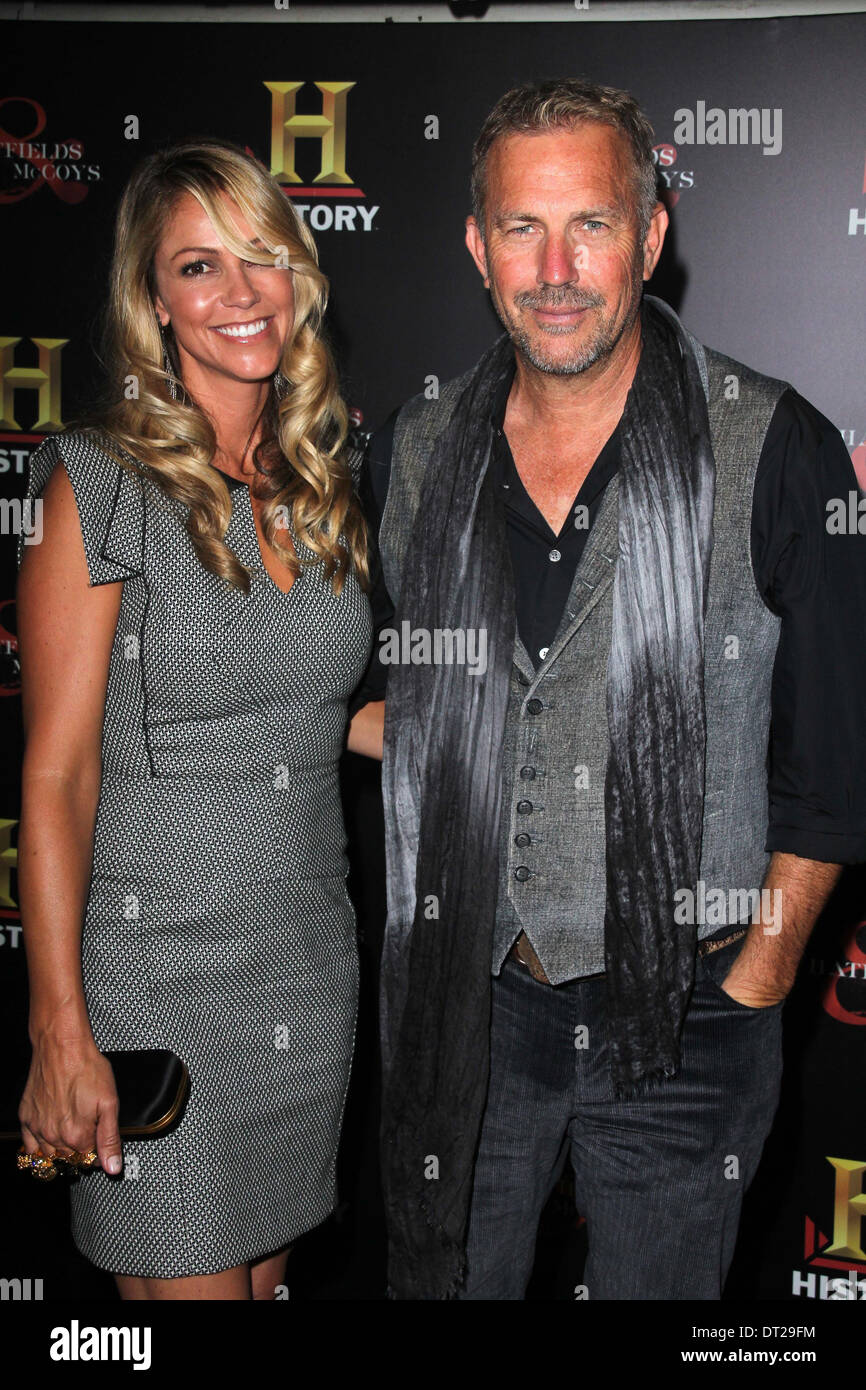 Kevin Costner und Frau Christine "Hatfields & McCoys" Pre-Emmy Party ...
