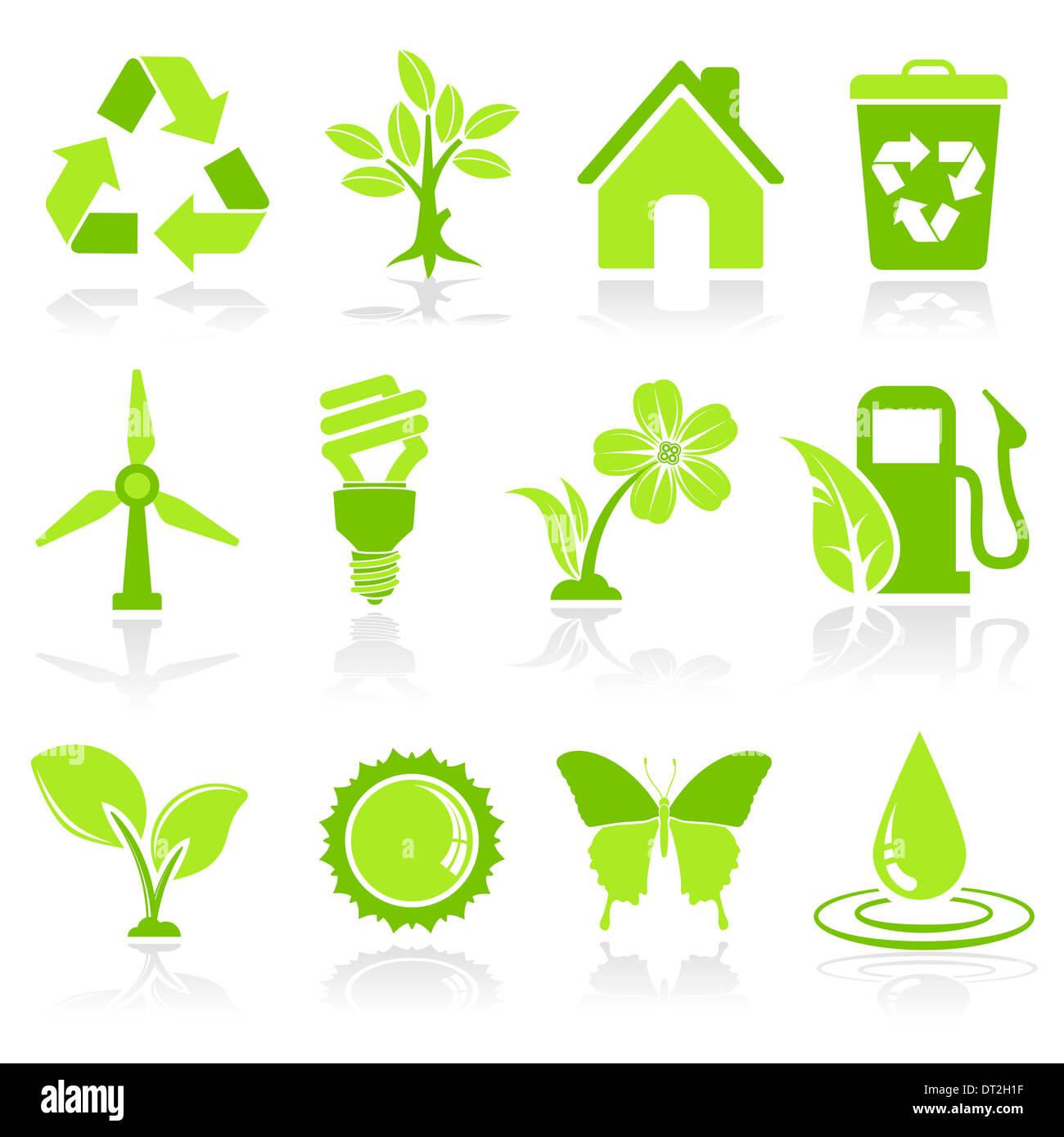 Umwelt-Symbol mit Baum, Blatt, Glühbirne, Recycling-Symbol, isoliert ...