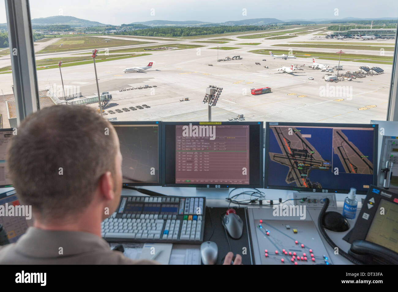 Air Traffic Control Screen Stockfotos und -bilder Kaufen - Alamy